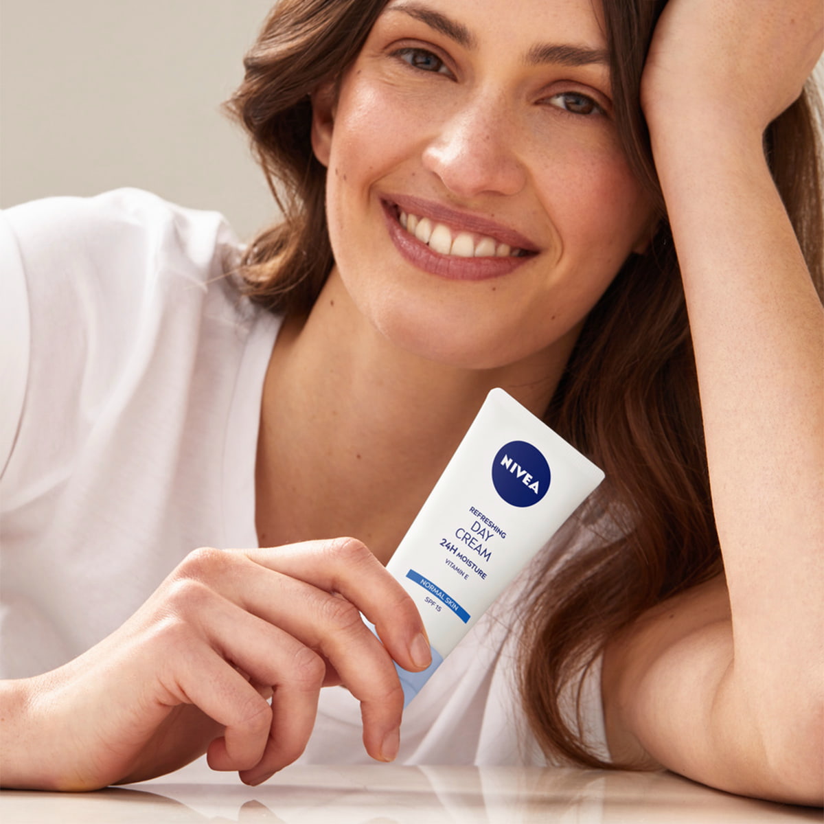 NIVEA Refreshing Day Cream SPF 15