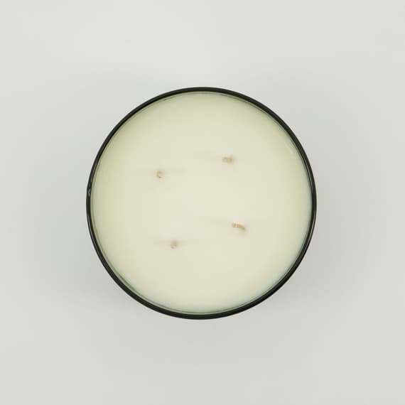 Meraki • Scented Candle - Oud Leaf 340 g • haar-shop.ch
