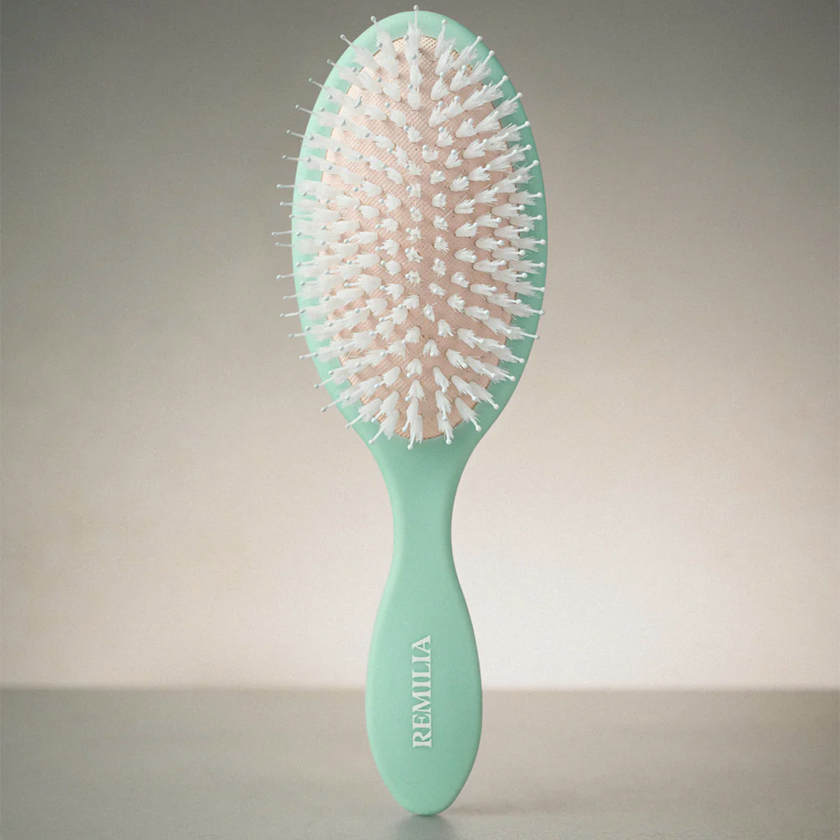 Remilia • Vegan Lush Brush • haar-shop.ch