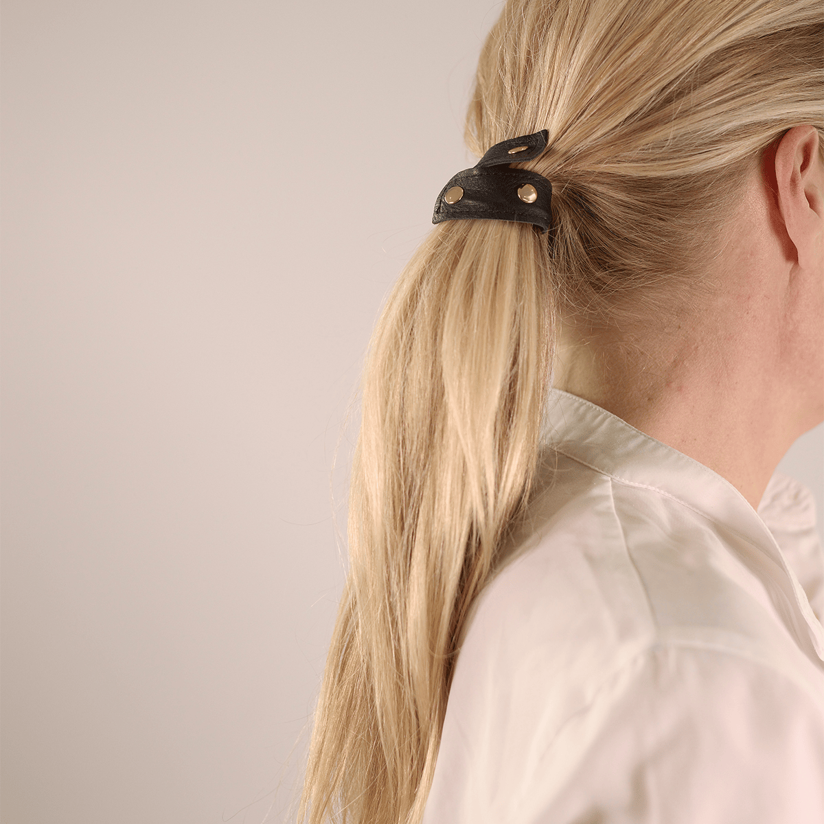 Corinne • Leather Band Short Bendable Rivets