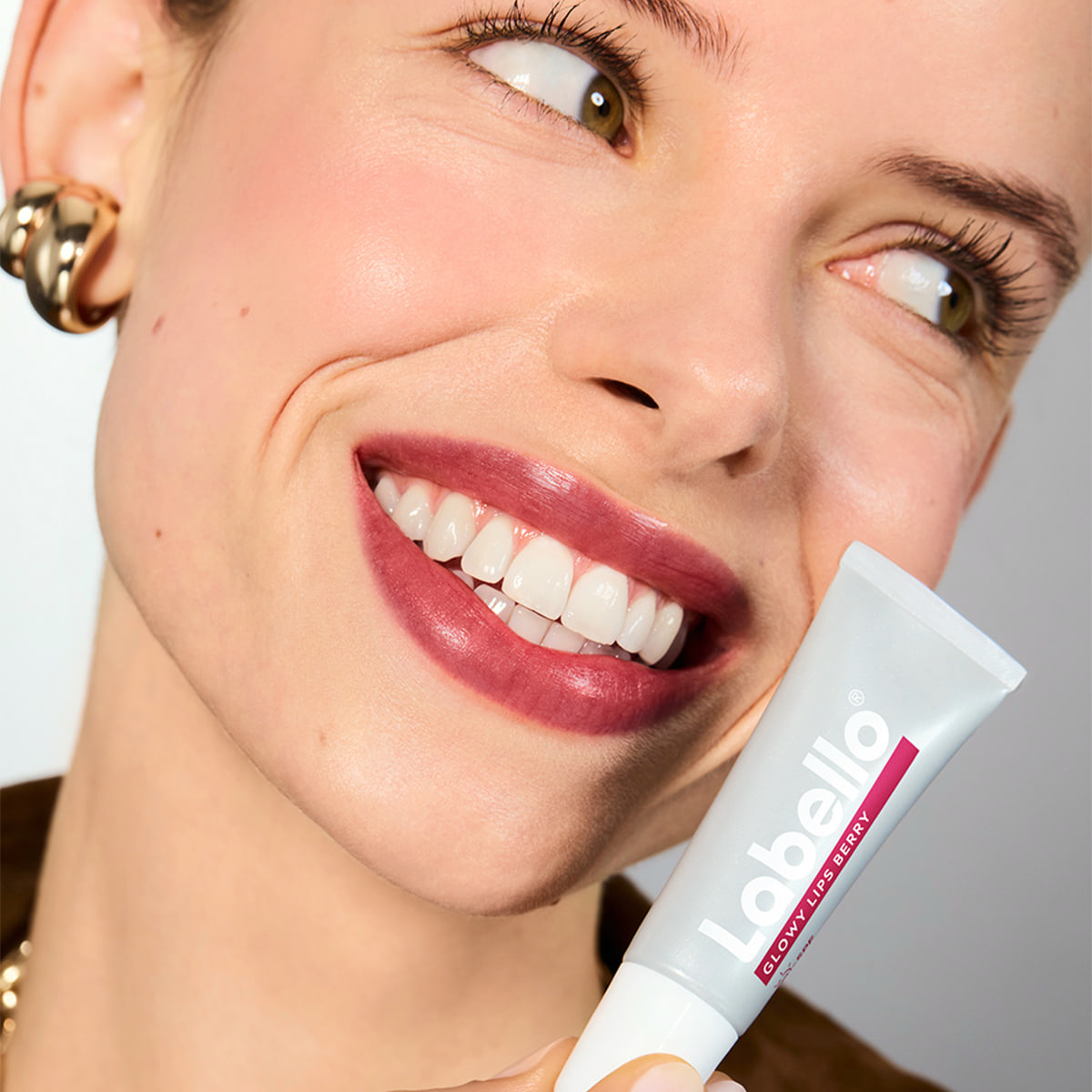 LABELLO • Glowy Lips Berry Tinted SPF30 • haar-shop.ch