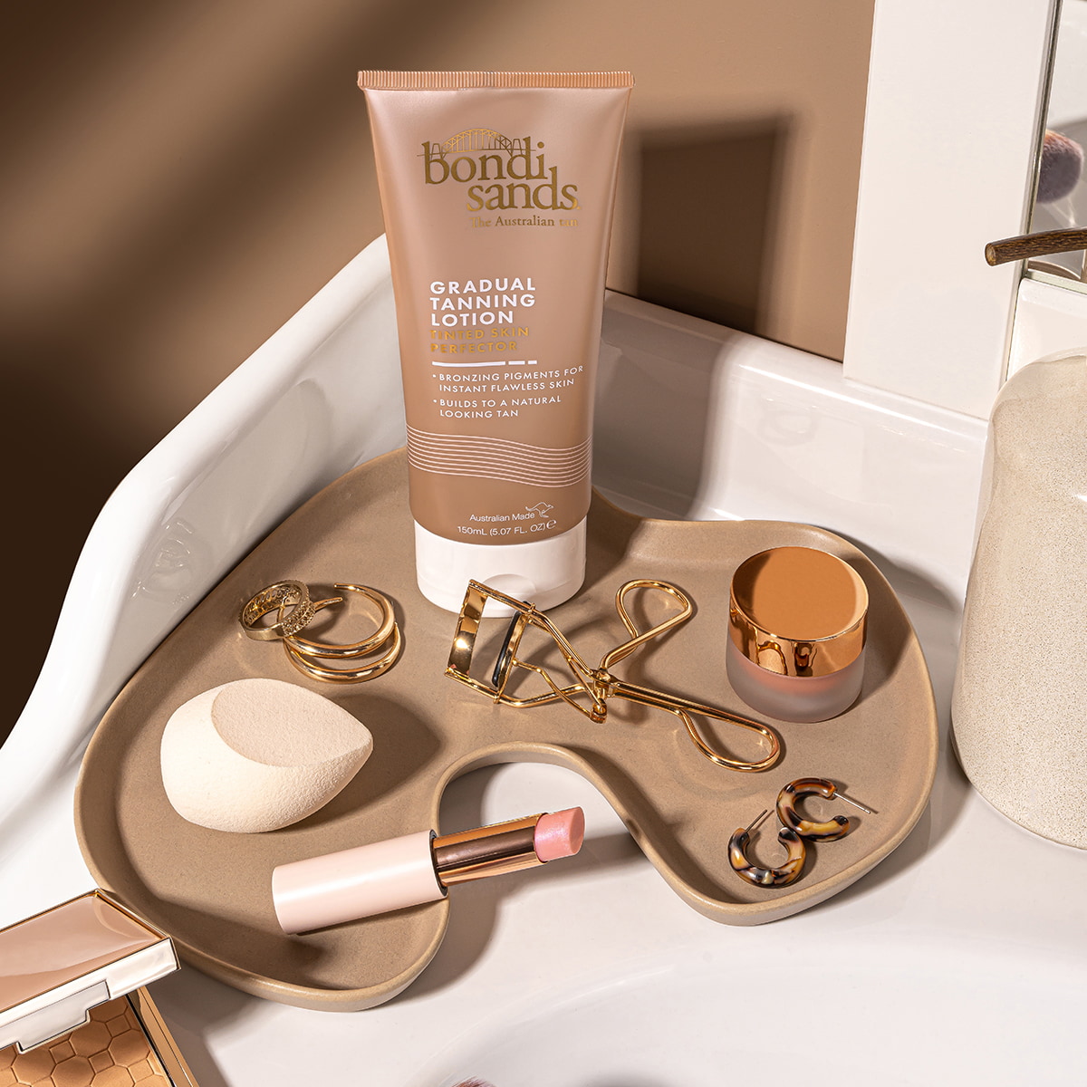 Bondi Sands Gradual Tanning Lotion • Tinted Skin Perfector