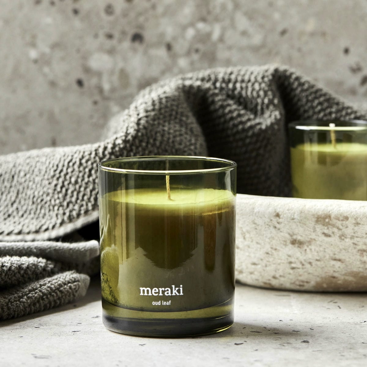 Meraki • Scented Candle - Oud Leaf 200 g • haar-shop.ch