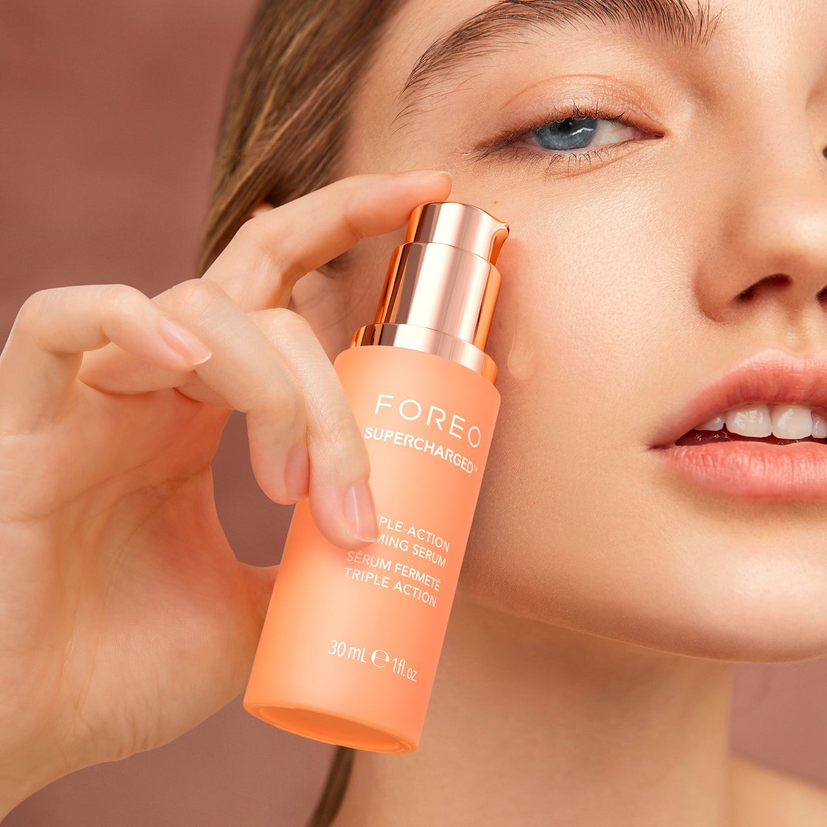 Foreo • Supercharged Triple-Action Firming Serum 30 ml • haar-shop.ch